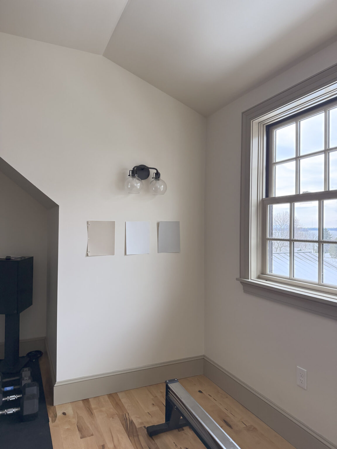 Benjamin Moore Navajo White - A Season For Home